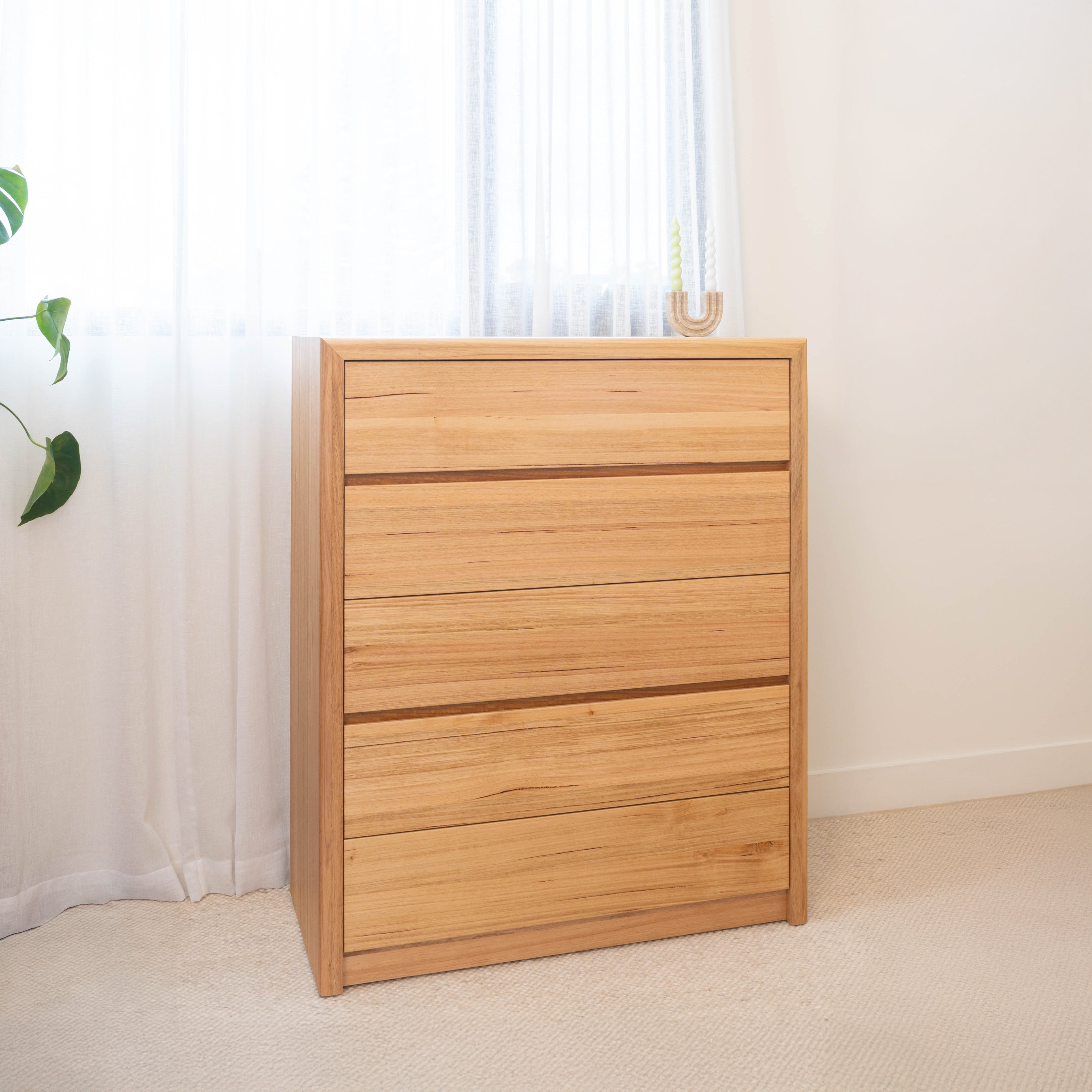Yakka Tasmanian Oak Feature Grade Tallboy – The Acacia Tree